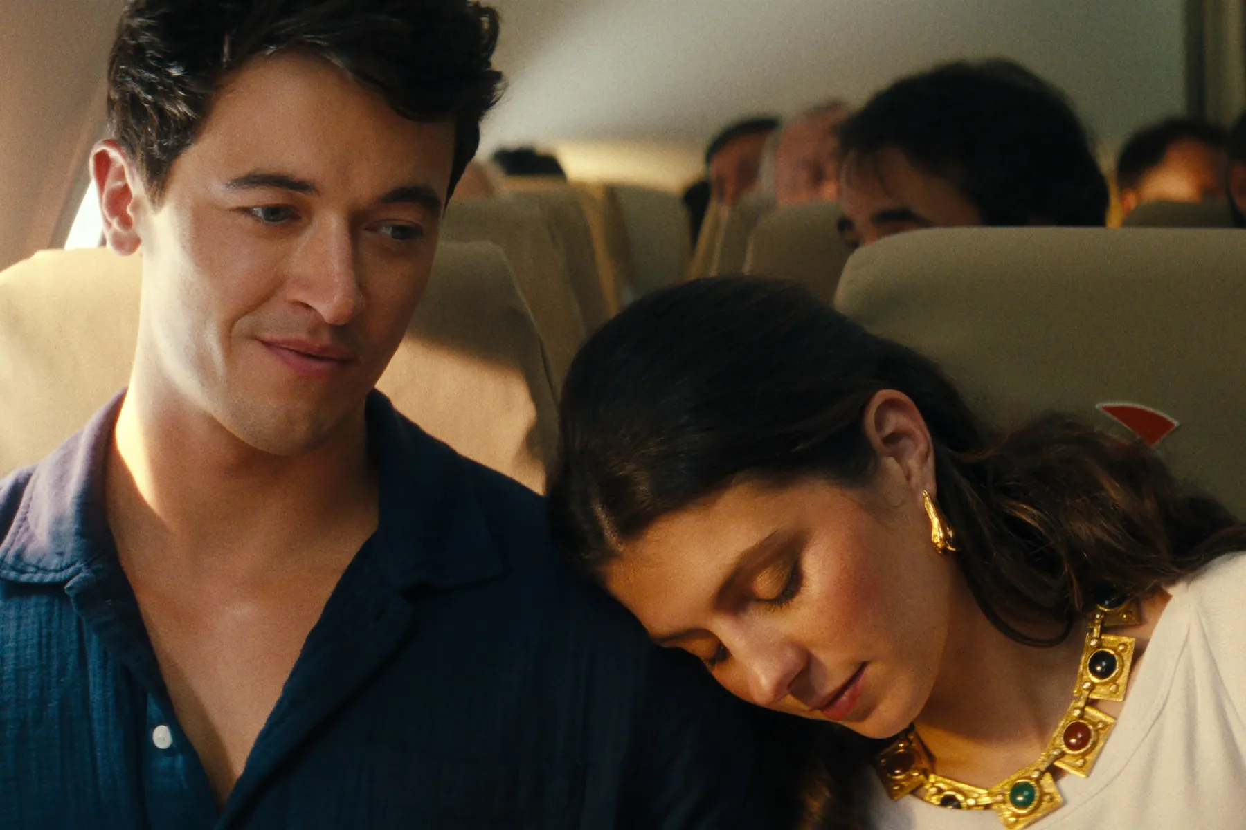 People We Meet on Vacation presses familiar rom-com buttons - Santa ...